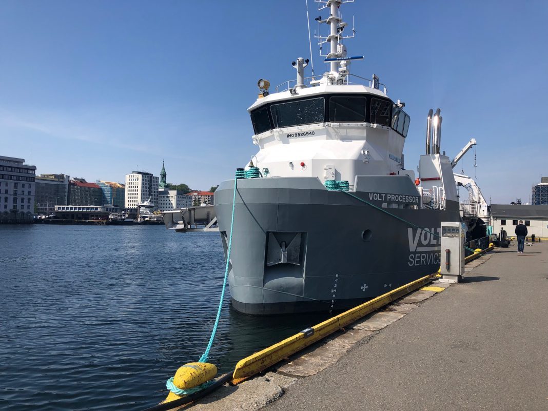 Artic Group use chemical-free delousing system on service vessel ...