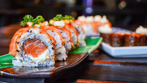 Report: US sushi market reaches $22bn as demand spreads inland ...